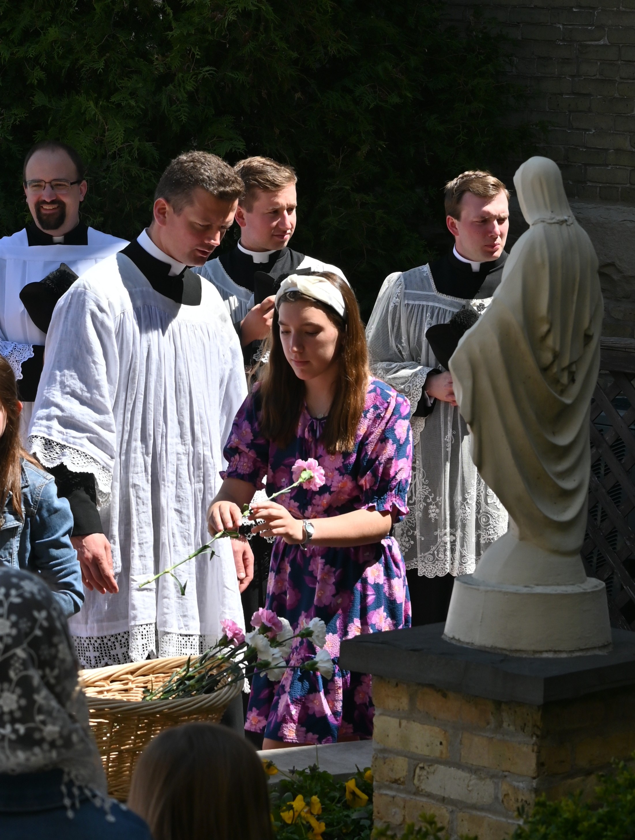 Mother's Day May Crowning at St. Stanislaus